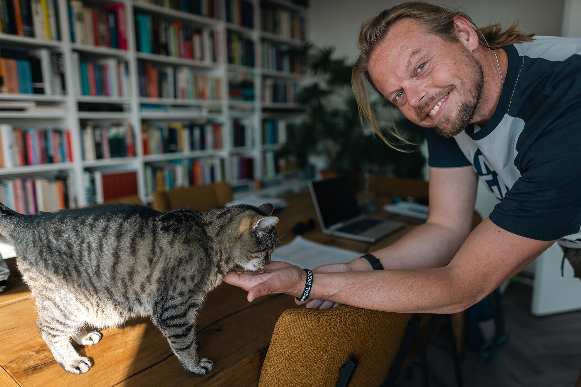 Van vertrouweling van Rutte naar dierenactivist: 'Liefde voor dieren ...