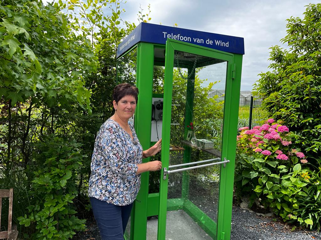 In deze telefooncel praat je met overledenen: 'Laatste bedankje'