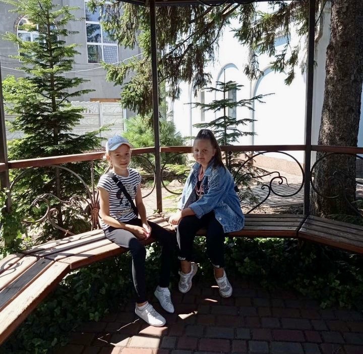 Hoe een Russische raket Daria (10) doodde, en vriendinnetje Melania ...