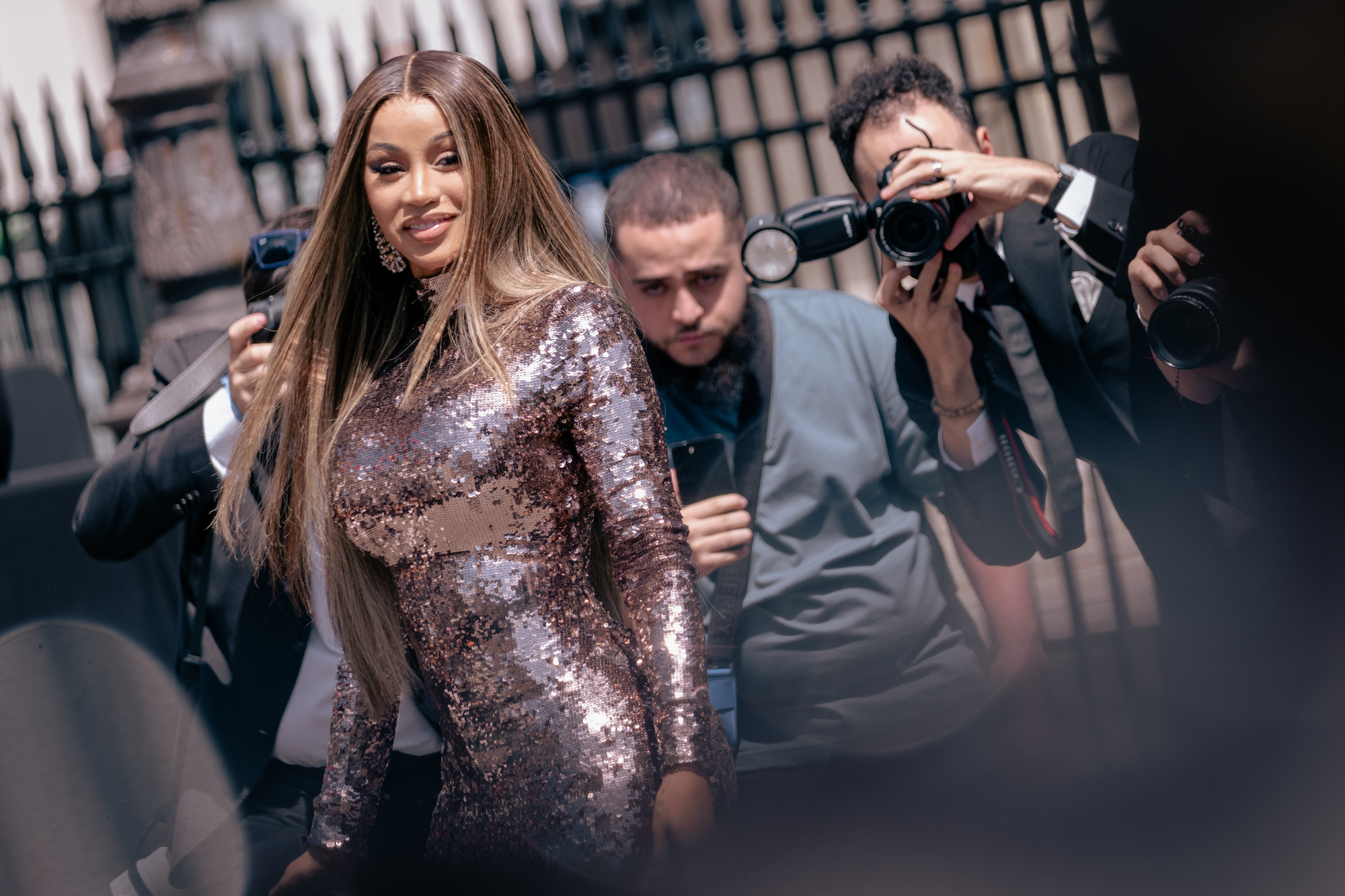 Cardi B gaat vrijuit na gooien microfoon in publiek