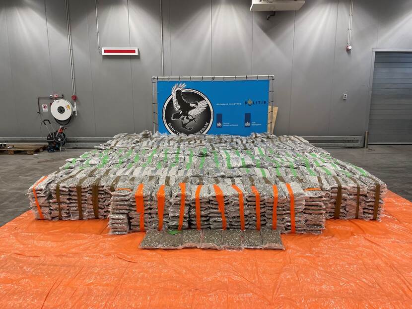 Douane vindt 1000 kilo wiet in keukenkastjes uit Canada