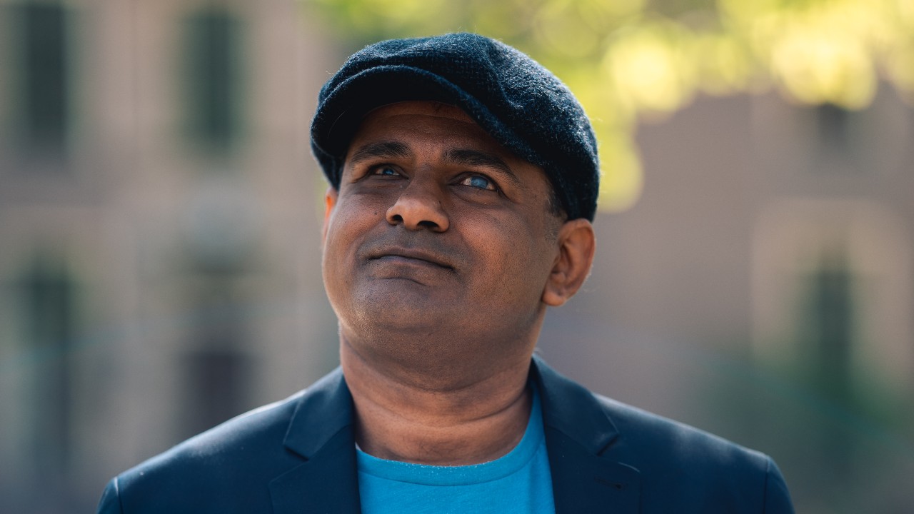 Robbert werd blind en verloor een been, maar salsadansen hield hem overeind