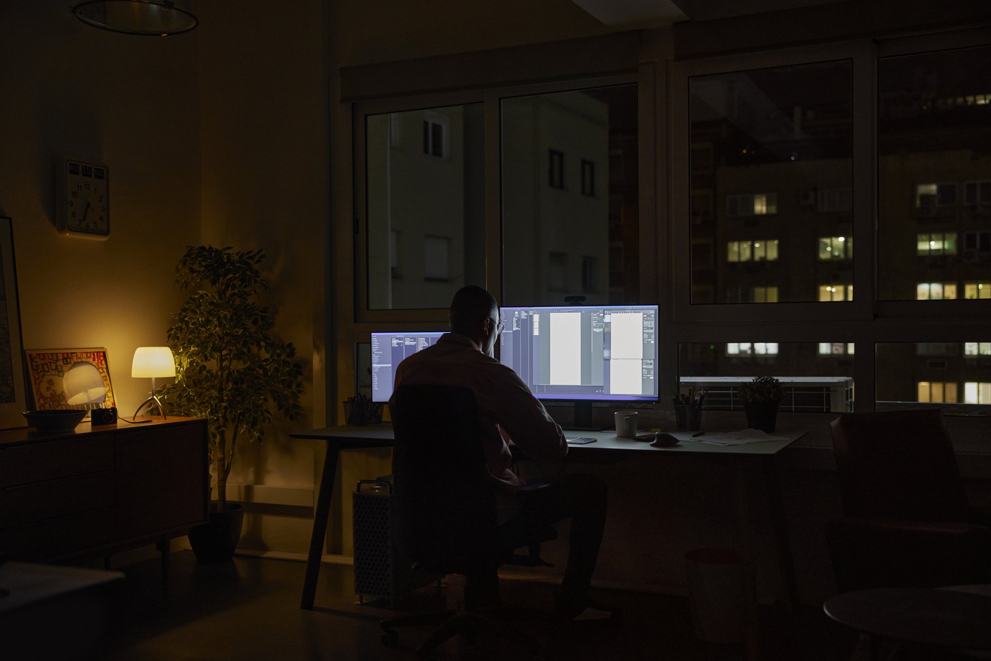 Hacker met twee gezichten: Pepijn (21) verdacht in grote zaak om ...