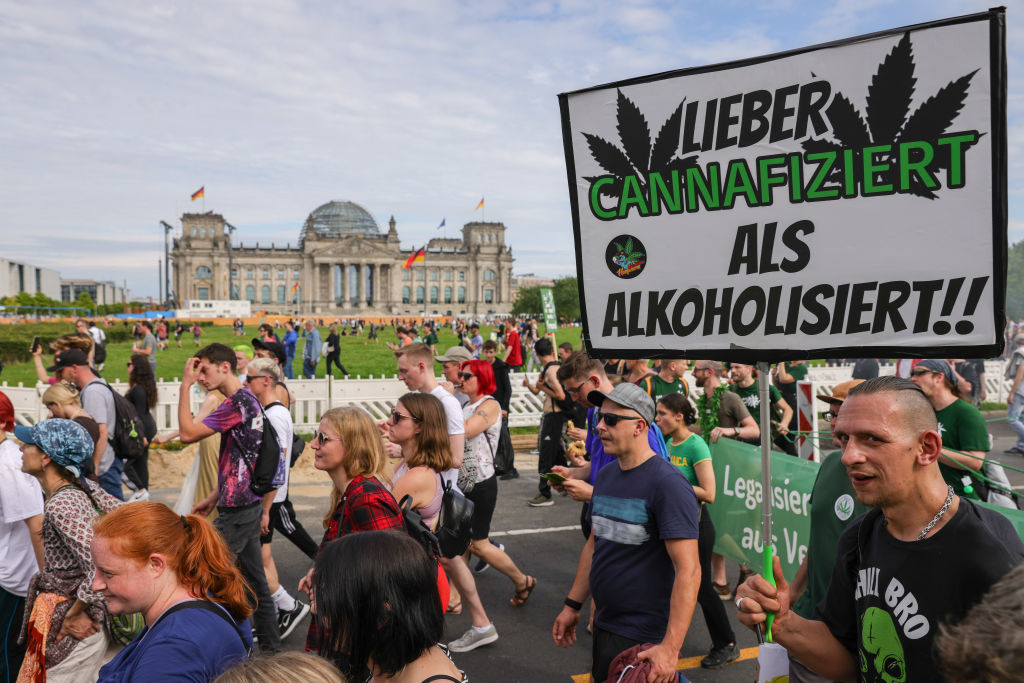 Blowende Duitsers moeten toch nog wachten op hun legale 'bubatz'