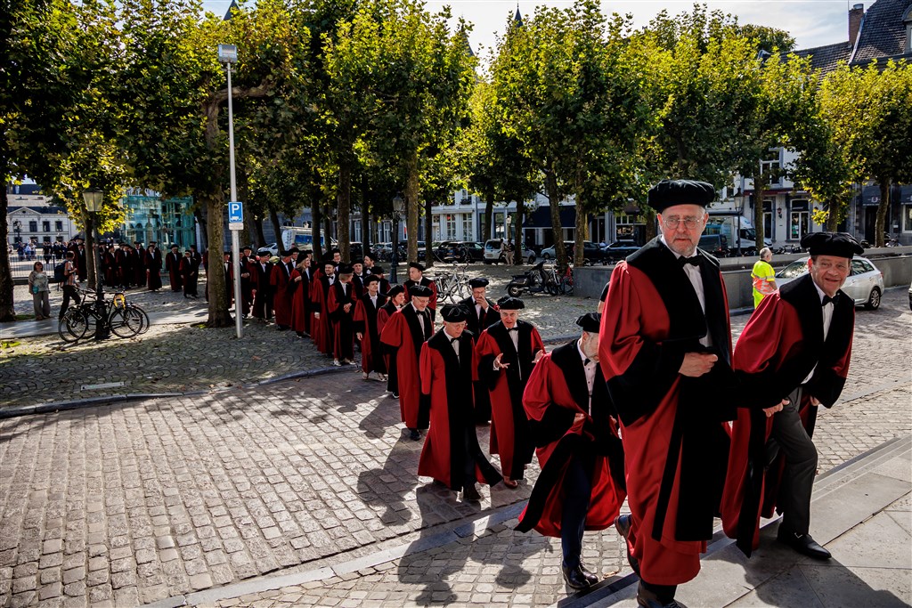 Limburg ziet de bui al hangen: beperken instroom buitenlandse studenten ...