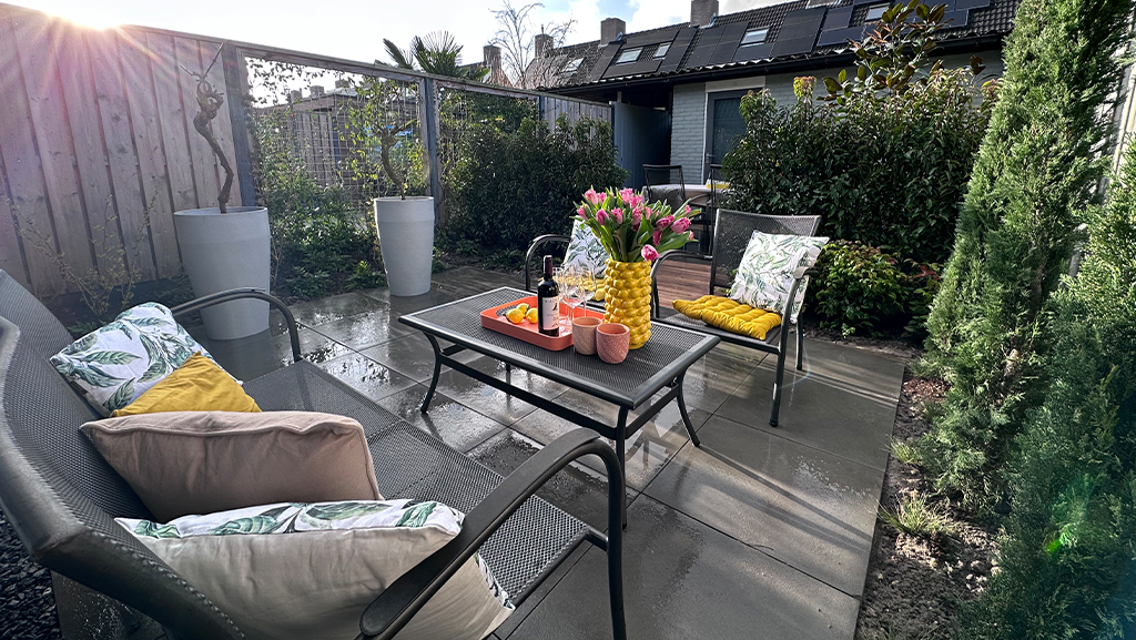 Jelle en Marlijn compleet verrast met een groene tuin met Toscaanse touch