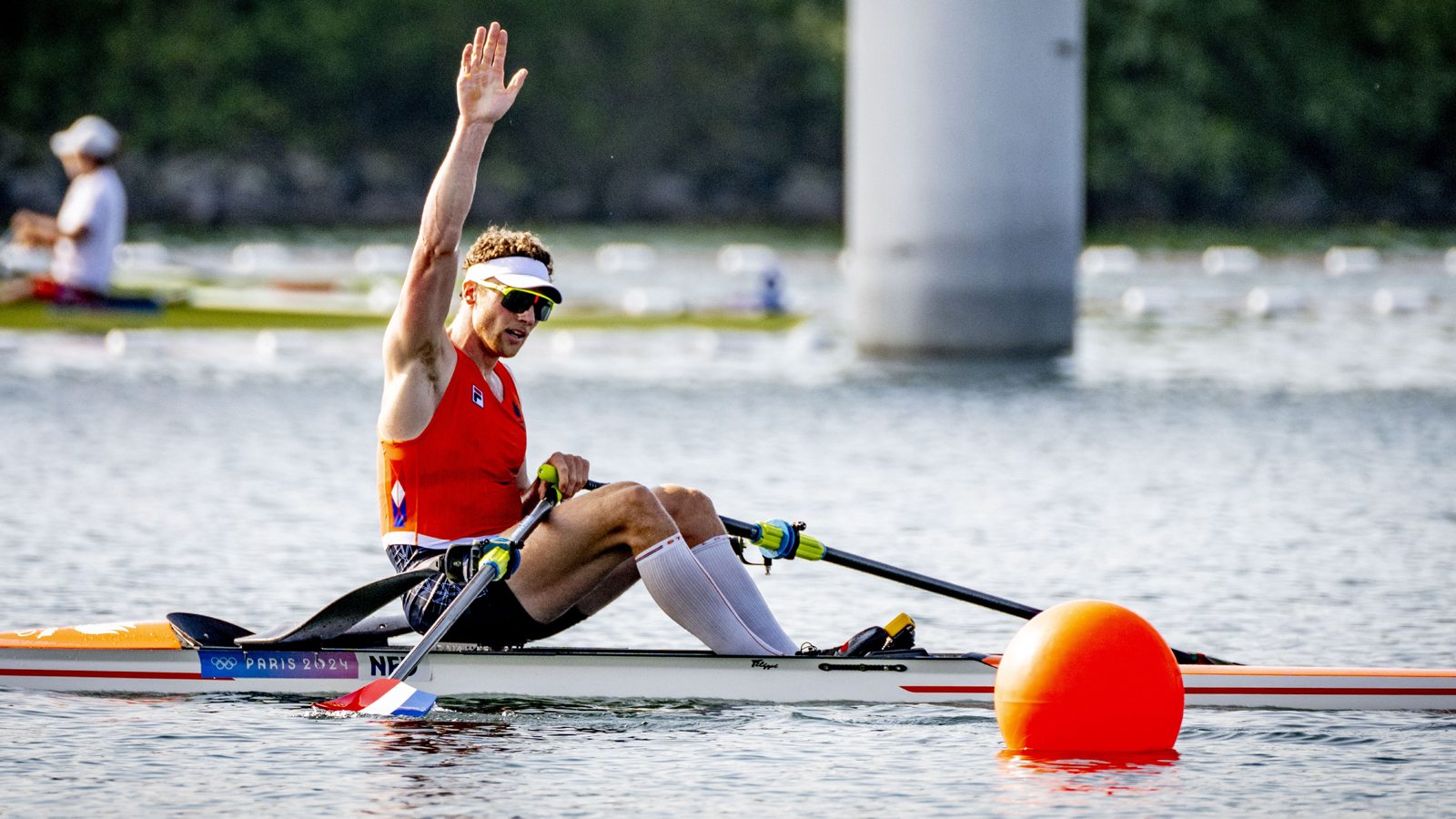 Roeier Van Dorp kapot vlak voor de finish, pakt wel brons