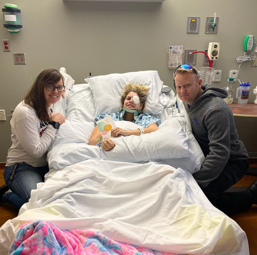 Tracy werd zwaar mishandeld door haar ex en was bijna dood, maar gaat ...