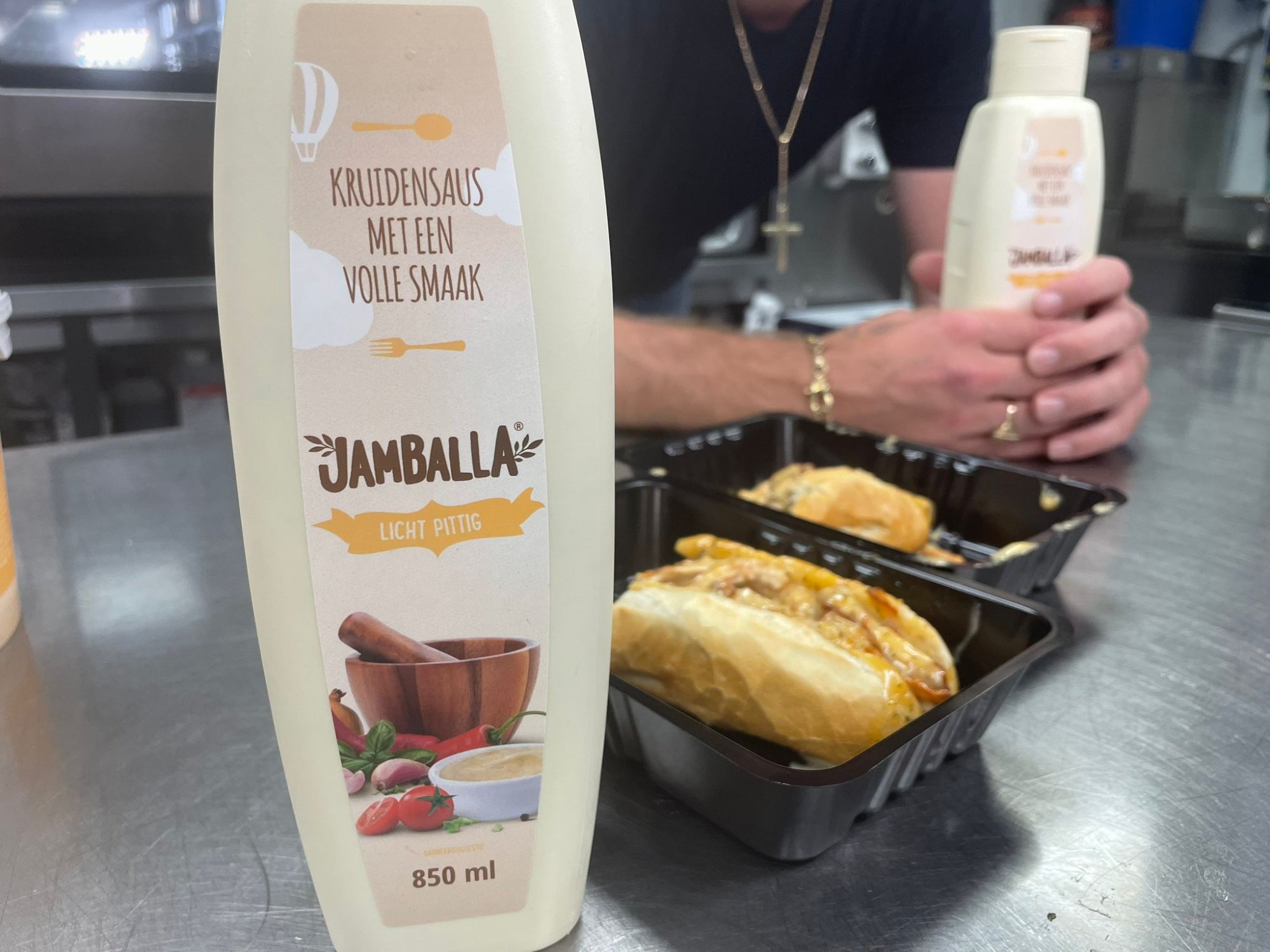 Jamballasaus op Urk niet aan te slepen, gaat 'ie ook de rest van ...
