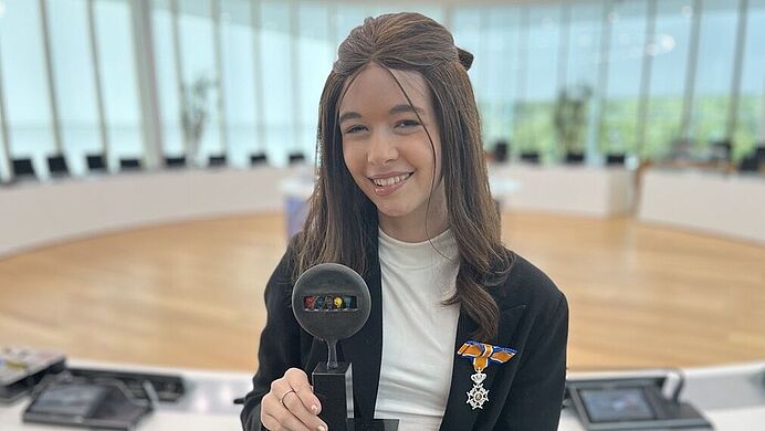 Koninklijke onderscheiding voor ongeneeslijk zieke Jade (17): 'Zo verrast'