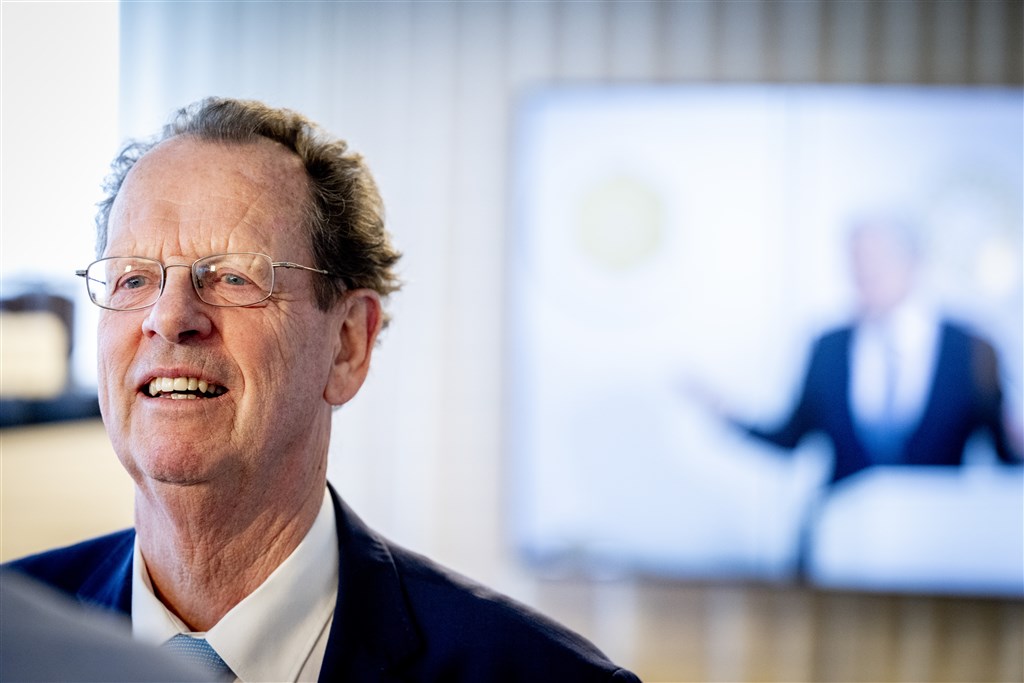 Voormalig verkenner Gom van Strien verhulde doorsluizen aandelen naar ...