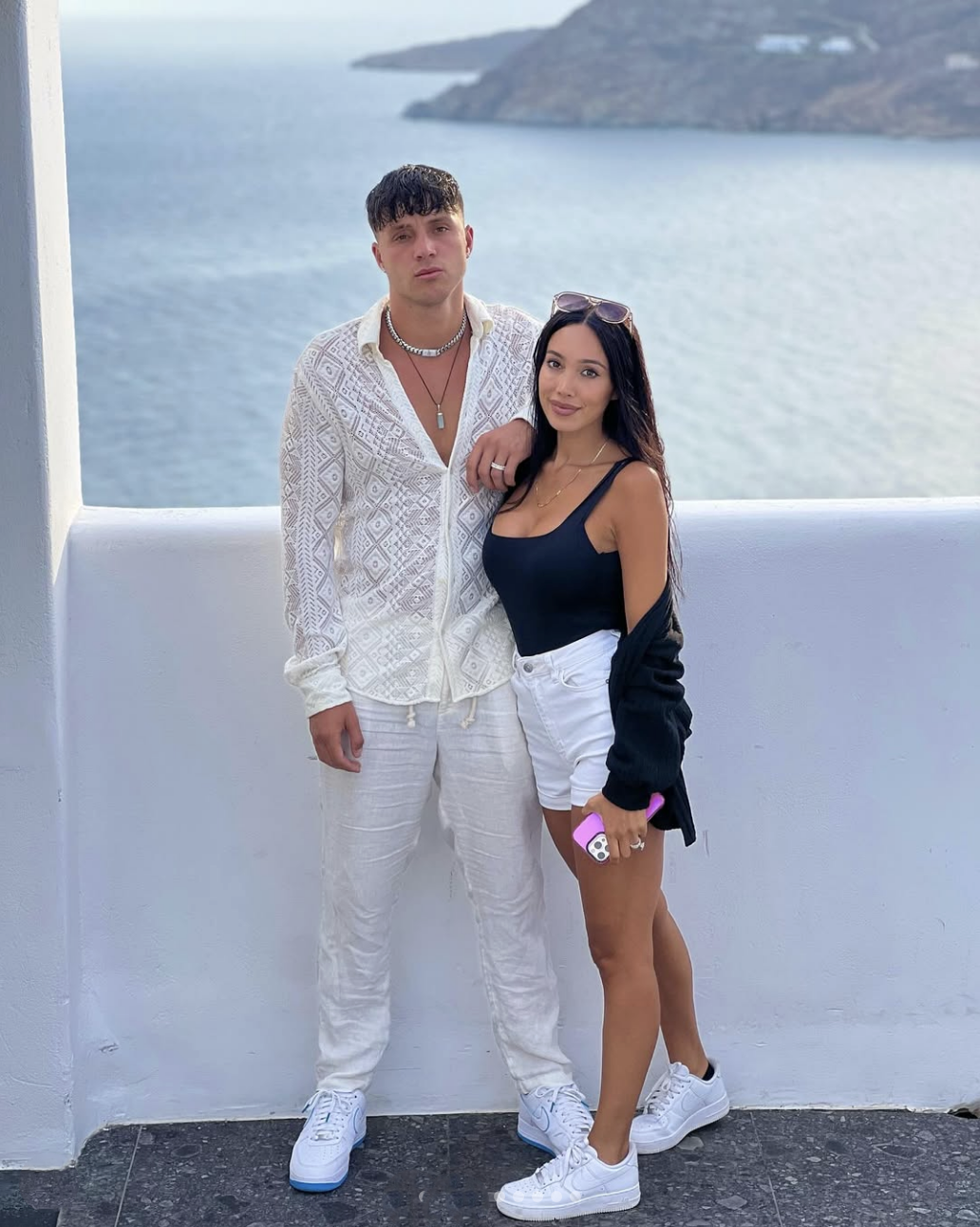 OnlyFans-model Scarlet Vas in verwachting van stiefbroer