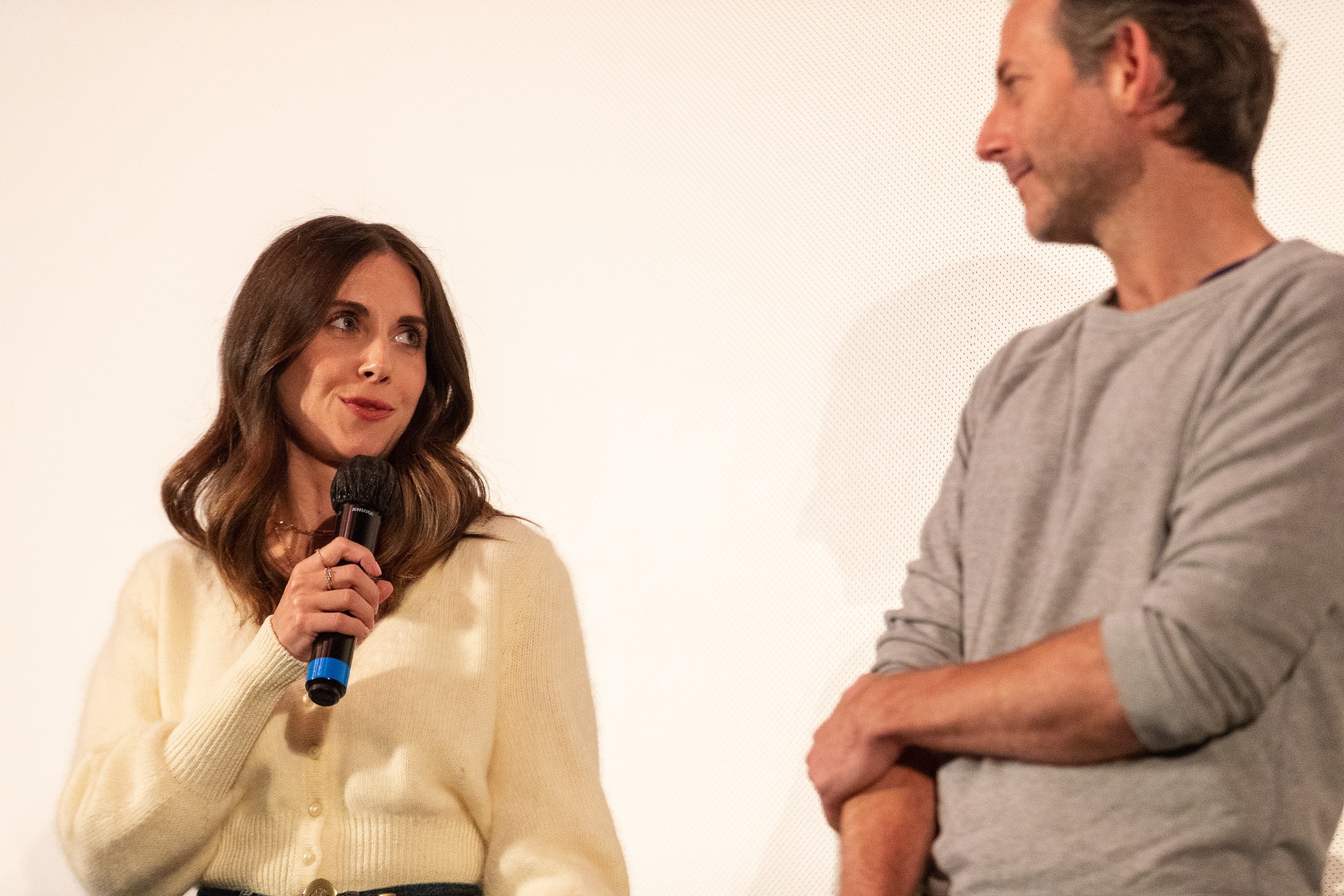 Alison Brie herdenkt overleden regisseur Jeff Baena: 'Rust zacht'