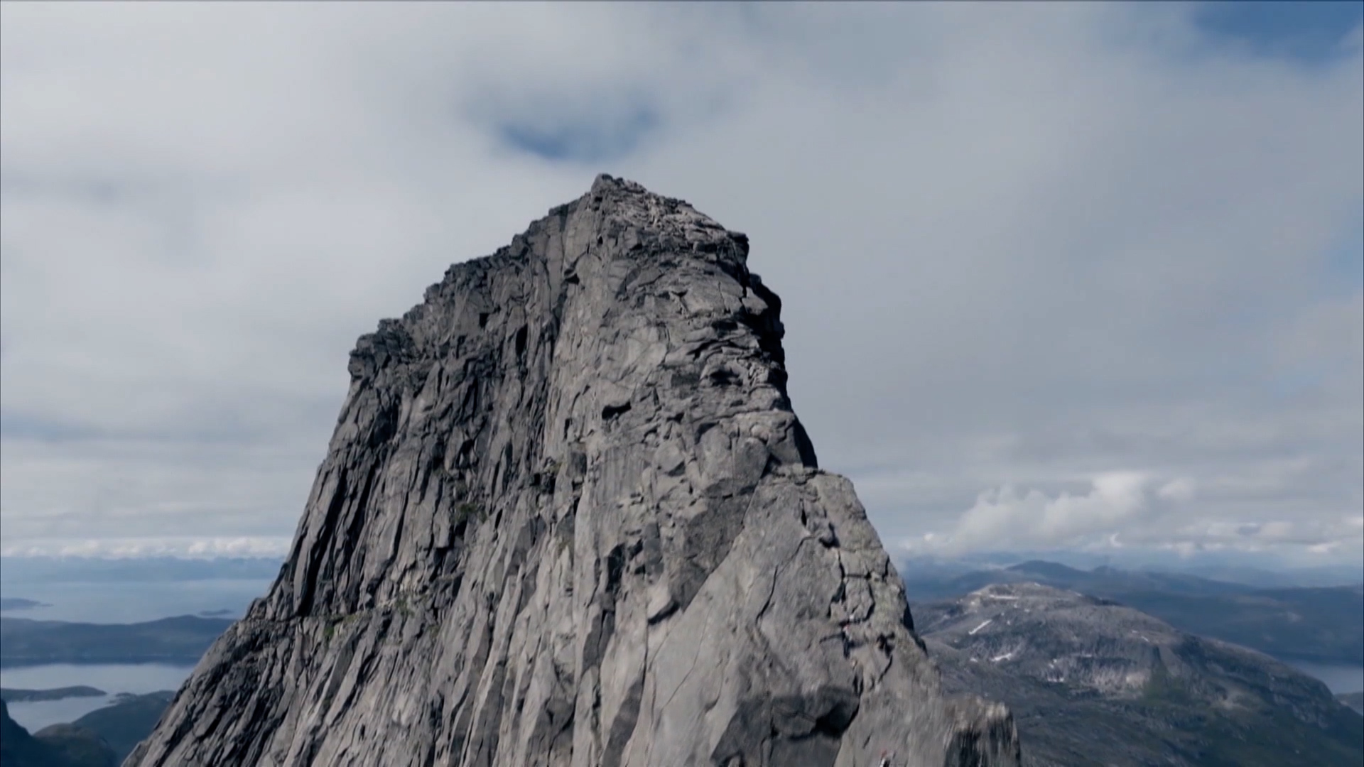 The Summit | RTL Nieuws & Entertainment