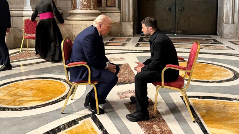 Ontmoetingen Trump en Zelensky rondom uitvaart paus