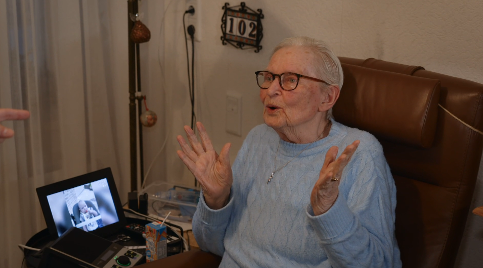 Oma Cor uit Hazes & Hoogkamer: tot uw dienst overleden