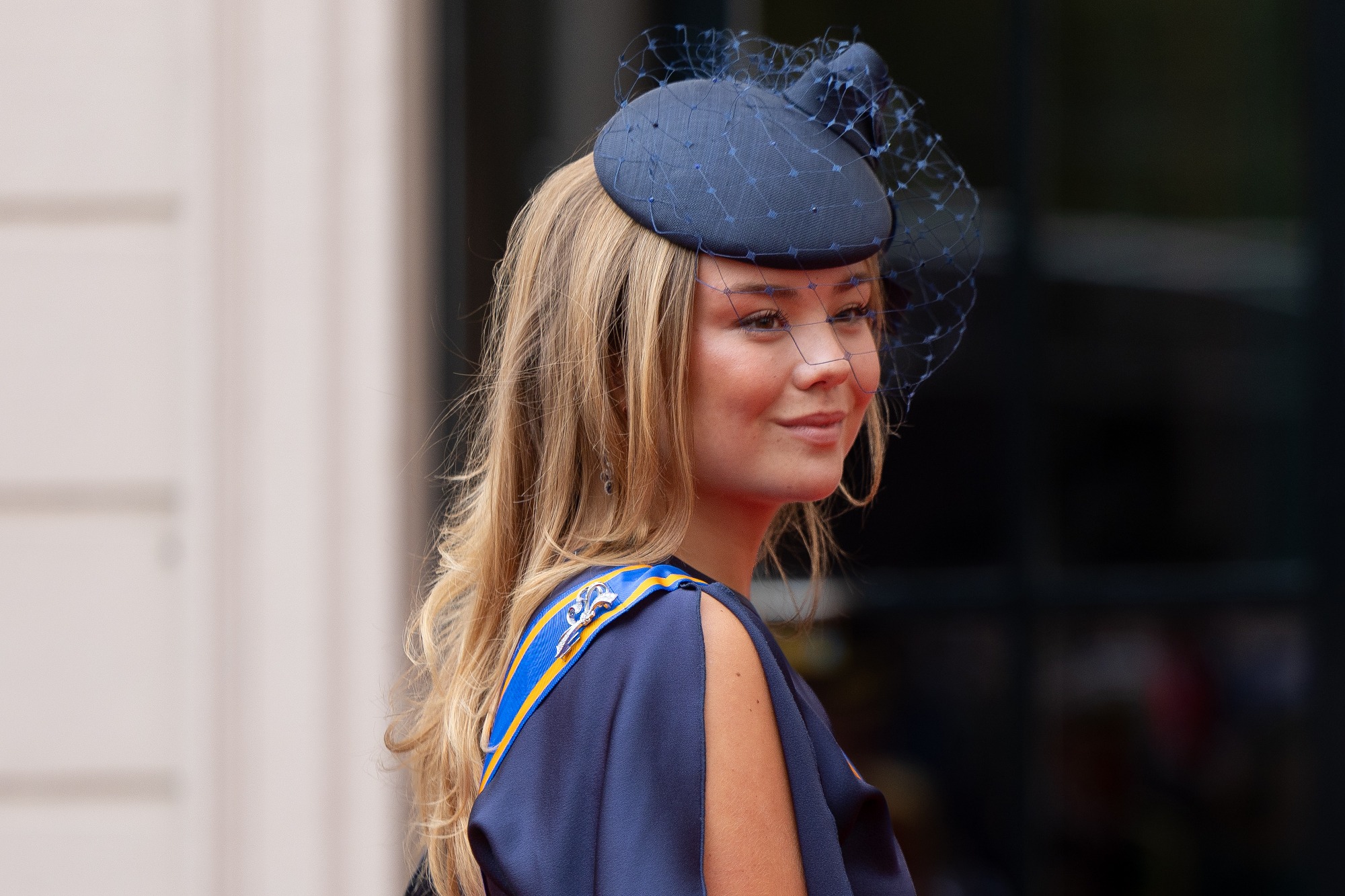 Ariane verschijnt in jurk van Victoria Beckham op eerste Prinsjesdag