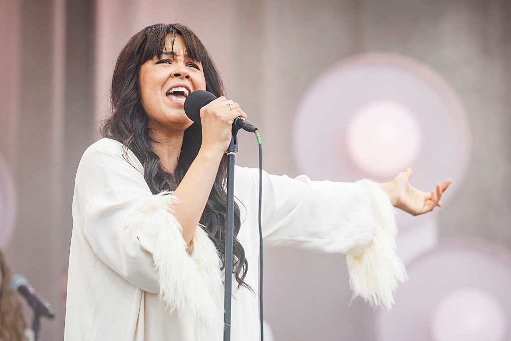 Maria Mena op tour door Nederland met Amsterdam Sinfonietta