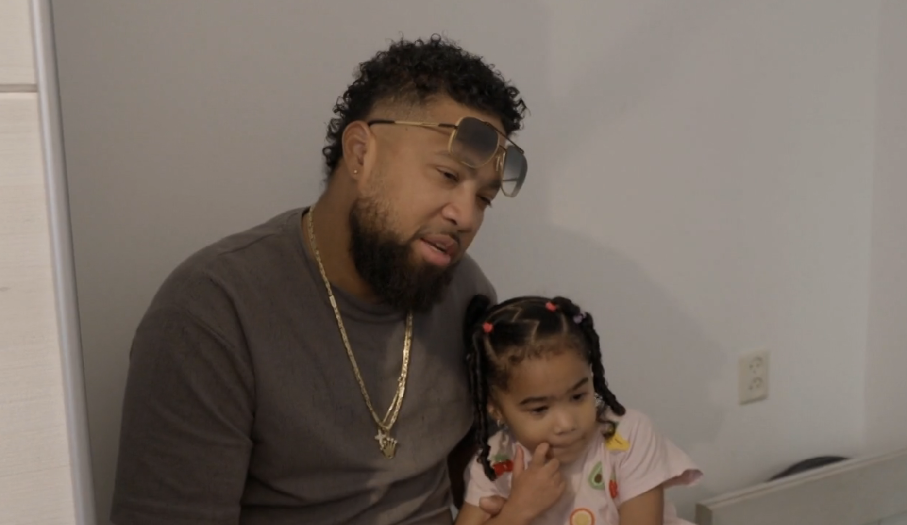 Jay Lopez emotioneel bij voorbereidingen nieuwe baby in Een huis vol ...