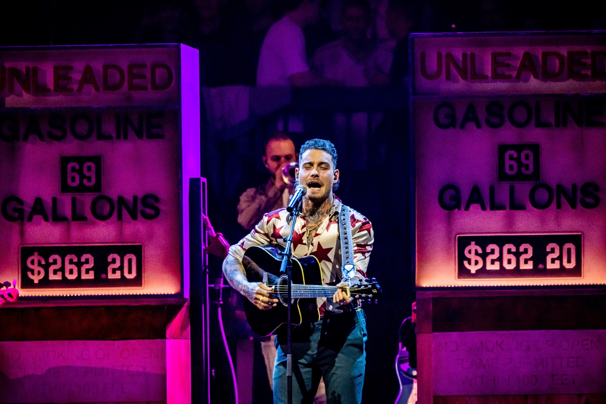 Douwe Bob gooit gitaar van podium bij Vrienden van Amstel Live: 'Living ...