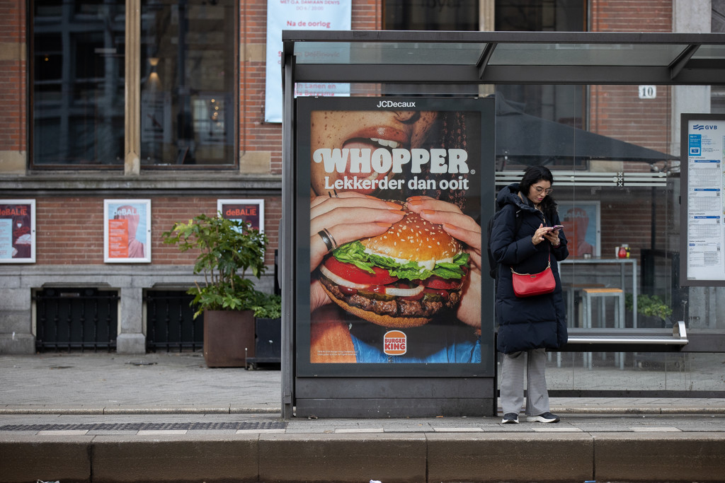 Amsterdam gaat reclames voor vlees en 'fossiele' bedrijven verbieden