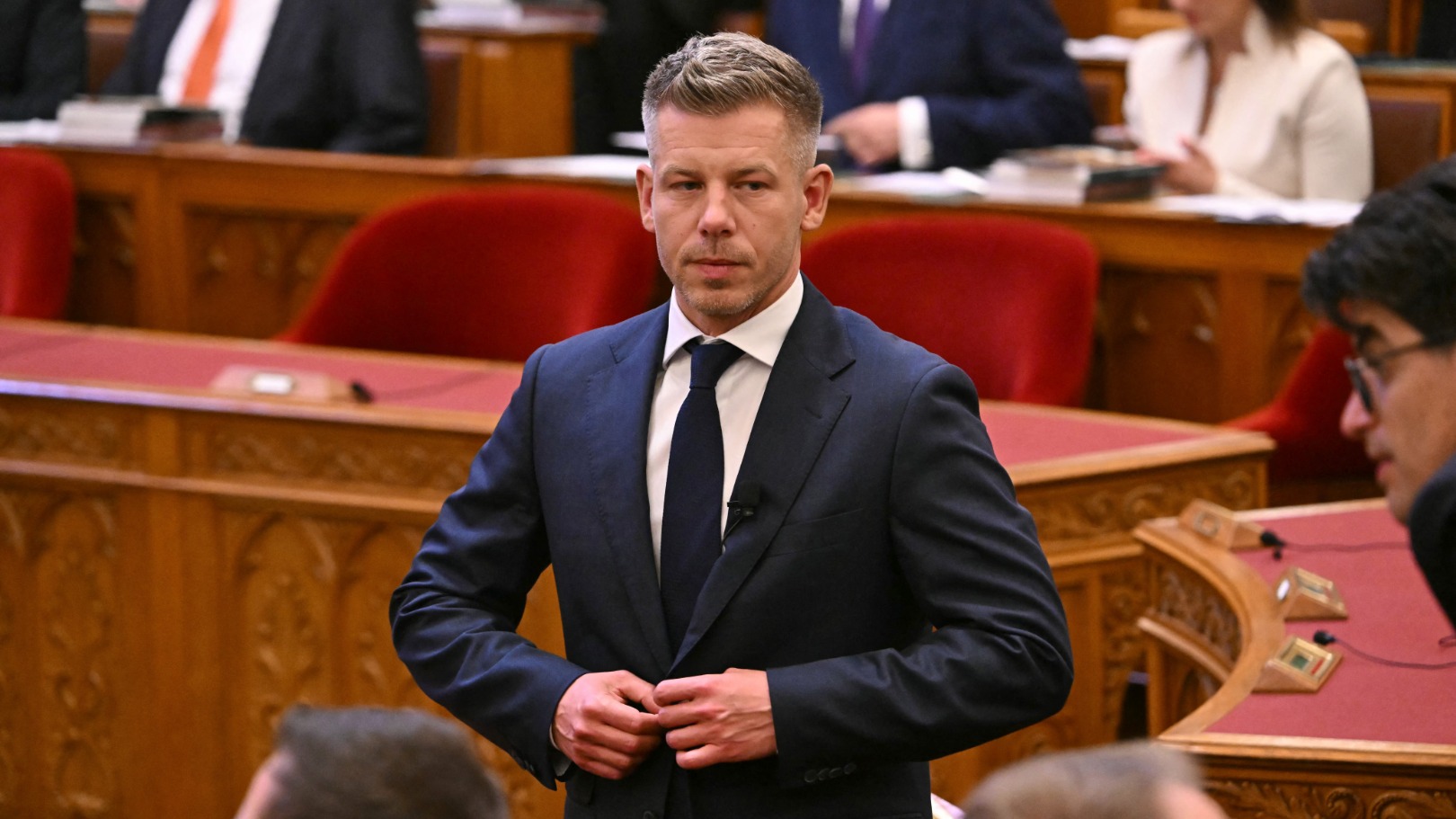 Nieuwe premier Péter Magyar beëdigd, einde van tijdperk-Orbán in Hongarije
