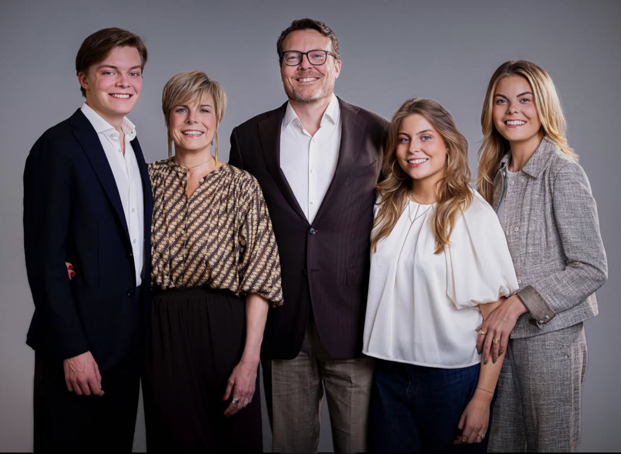 Prins Constantijn en prinses Laurentien delen nieuwe foto's van gezin