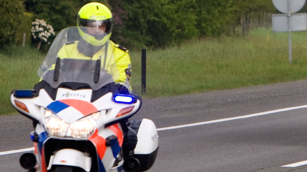 Man dagenlang dood in auto middenberm A1