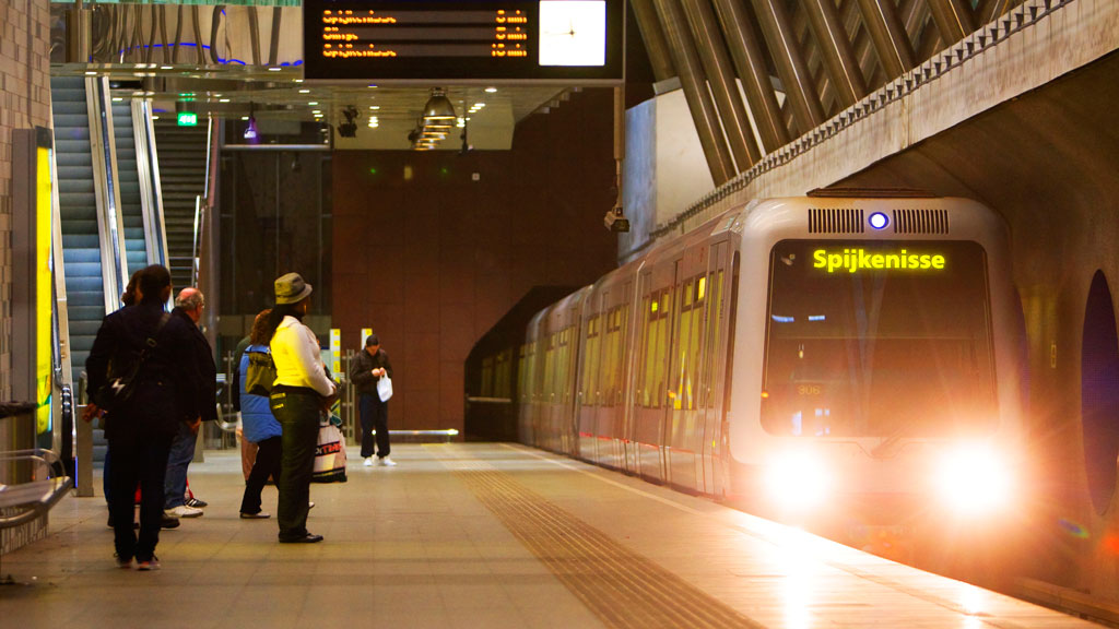 Alle metro's Rotterdam rijden weer