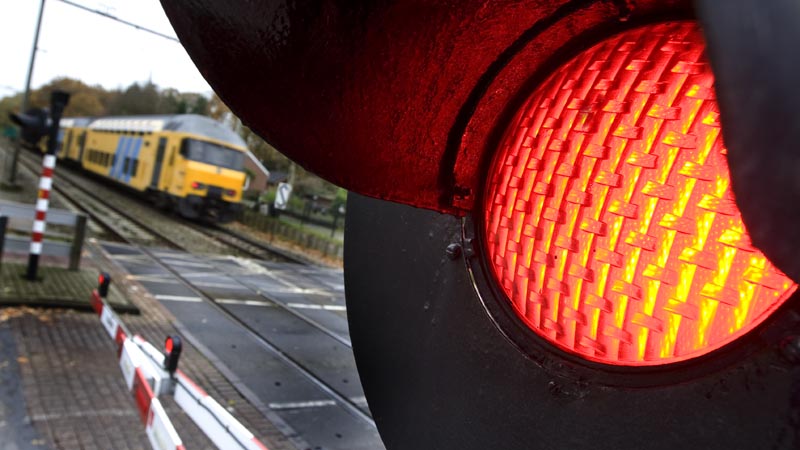 NS brengt reistijden voor trein en auto