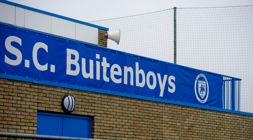 Buitenboys met gemengde gevoelens terug op veld