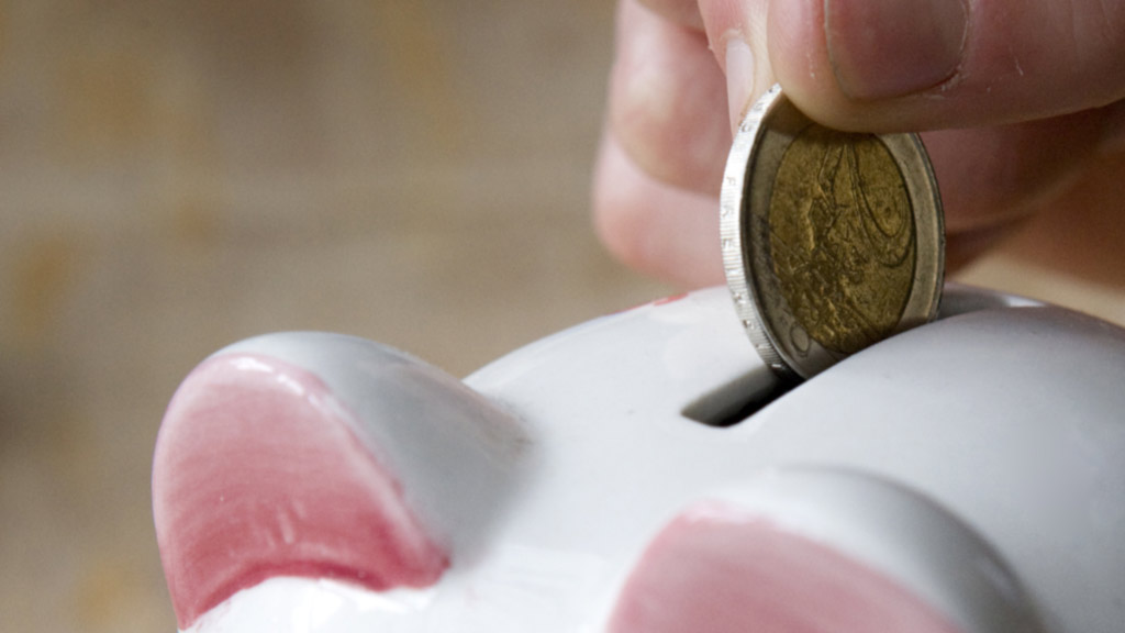 Scholen houden jaarlijks geld over en dat is niet de bedoeling