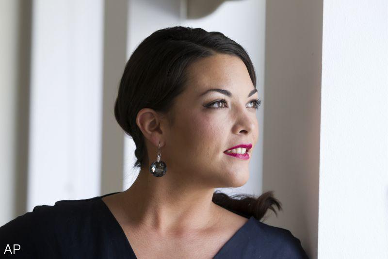 Caro Emerald treedt op met Metropole Orkest