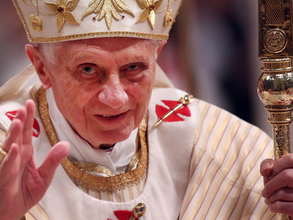 Paus Benedictus XVI heeft al jaren pacemaker