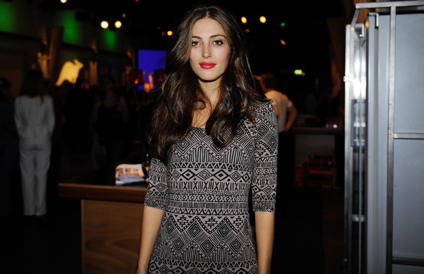 Nadia Palesa Poeschmann wint Schat van De Oranje | RTL Boulevard | RTL.nl