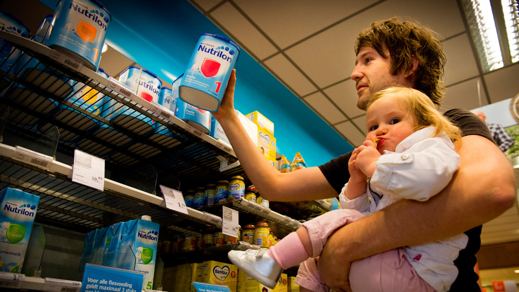 Overheid gaat opkopen babymelkpoeder onderzoeken