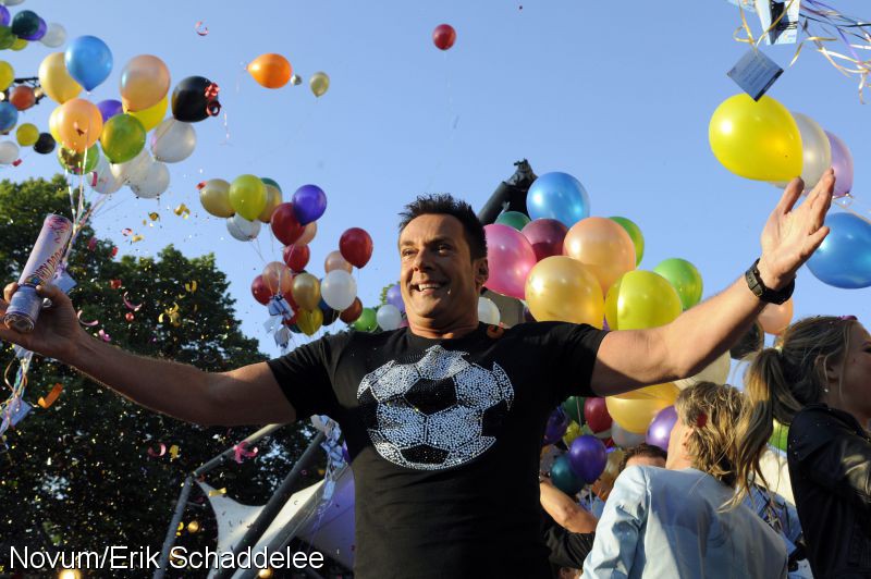 Gerard Joling: Paay lag wel in bed met Waylon