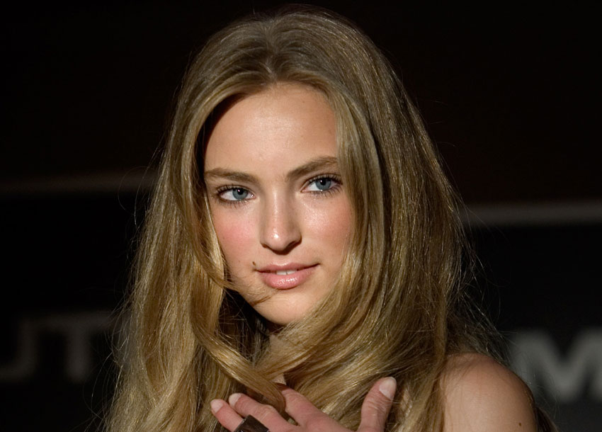Topmodel Ymre Stiekema bevallen | RTL.nl