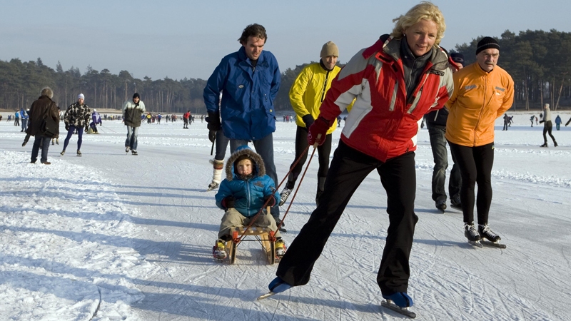 Schaatser kritiek na botsing op ijs
