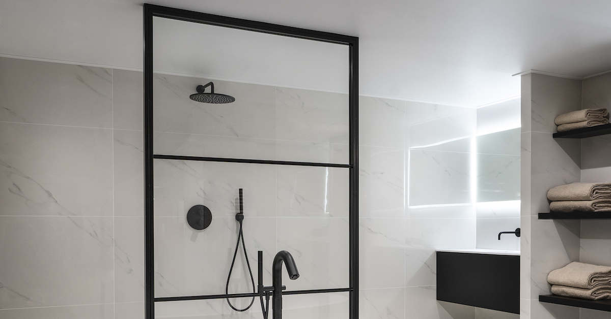 Denk je over een inloopdouche? Dit zijn de voor- en nadelen!