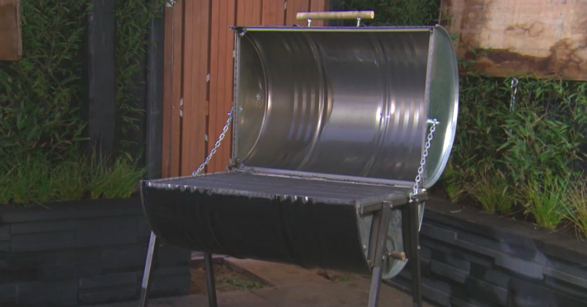 DIY: zo maak je zelf een barbecue van een olievat